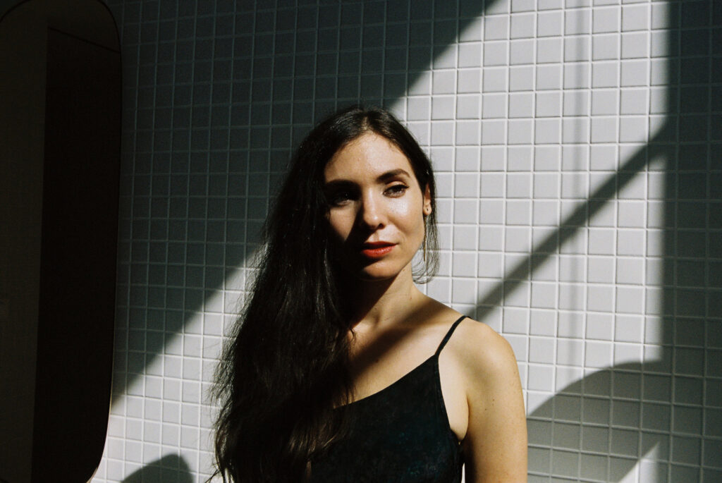 Michelle Bauer – LIZ VAN DEN AKKER